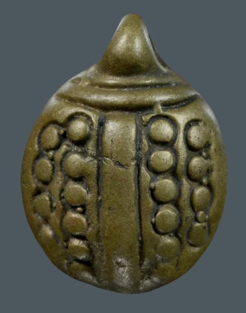 Lp ngern dao, Hobbies & Toys, Memorabilia & Collectibles, Religious ...