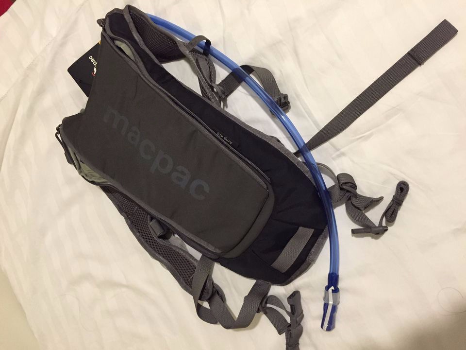 Macpac Hydration Pack, Sports Equipment, Hiking & Camping on Carousell