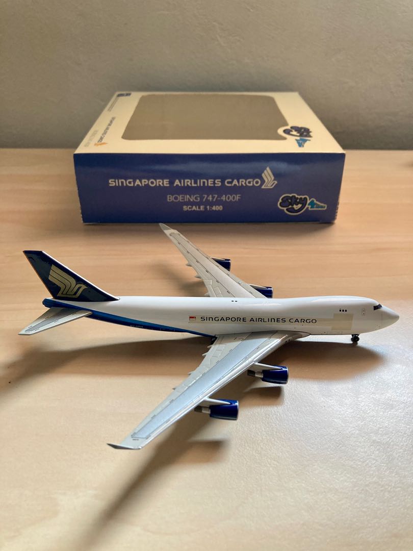 SIA Cargo Boeing 747-400 Freighter 1:400 model, Hobbies & Toys, Toys ...
