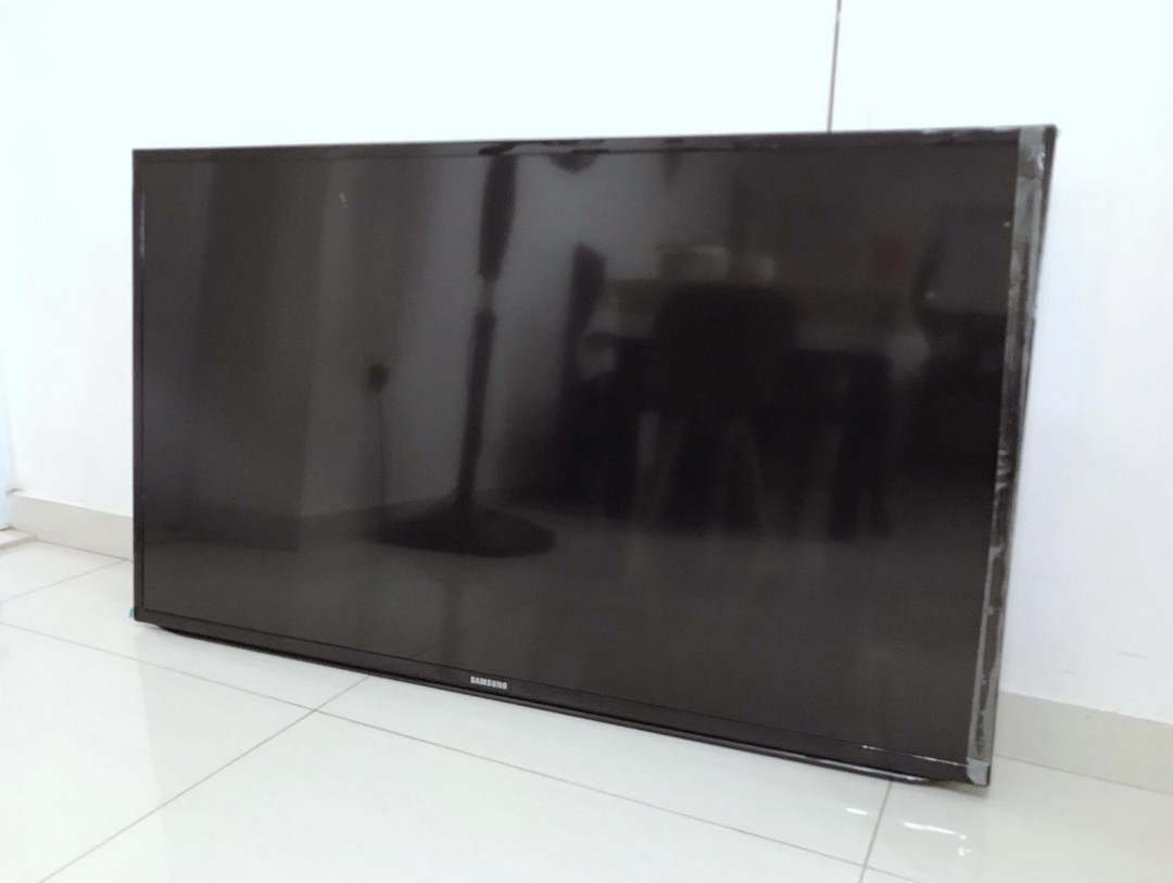 *SMART TV* Samsung 46 inch, TV & Home Appliances, TV & Entertainment ...