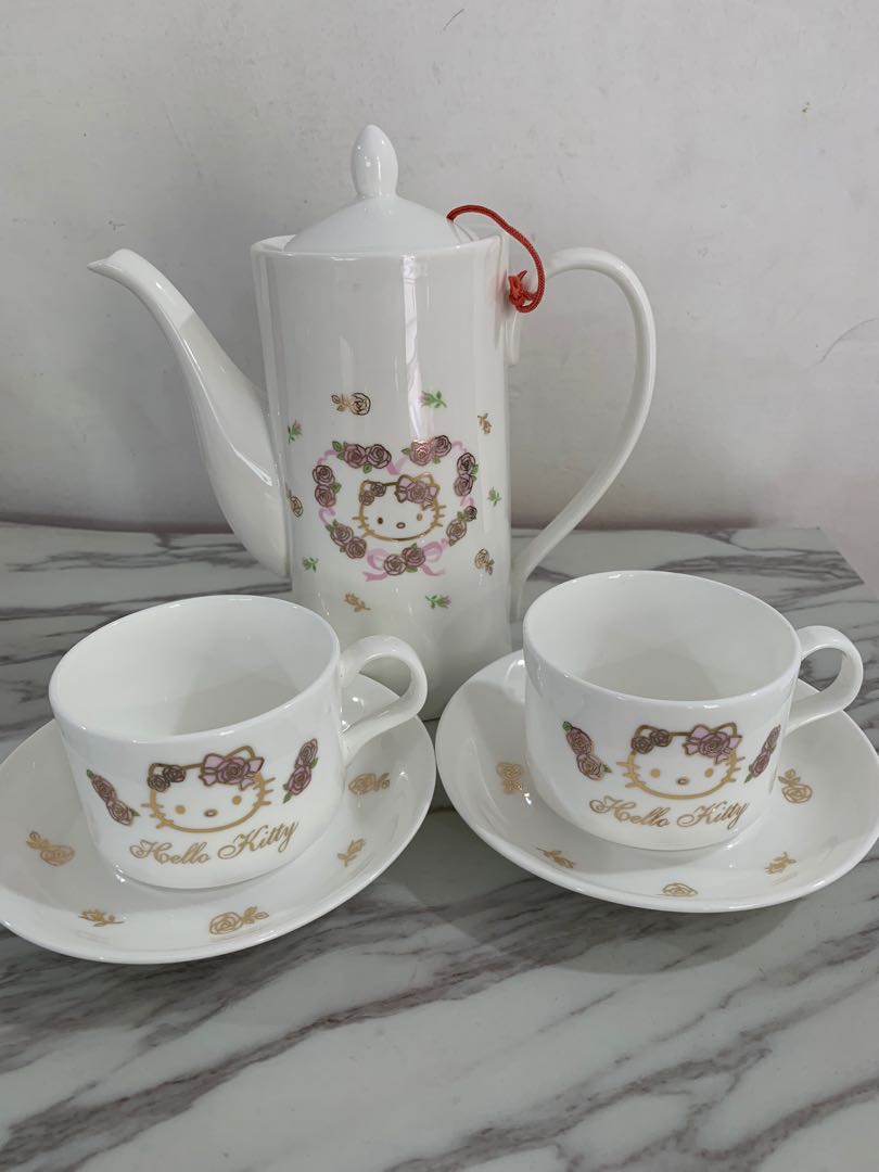 Vintage Hello Kitty Teapot Set, Hobbies & Toys, Memorabilia ...