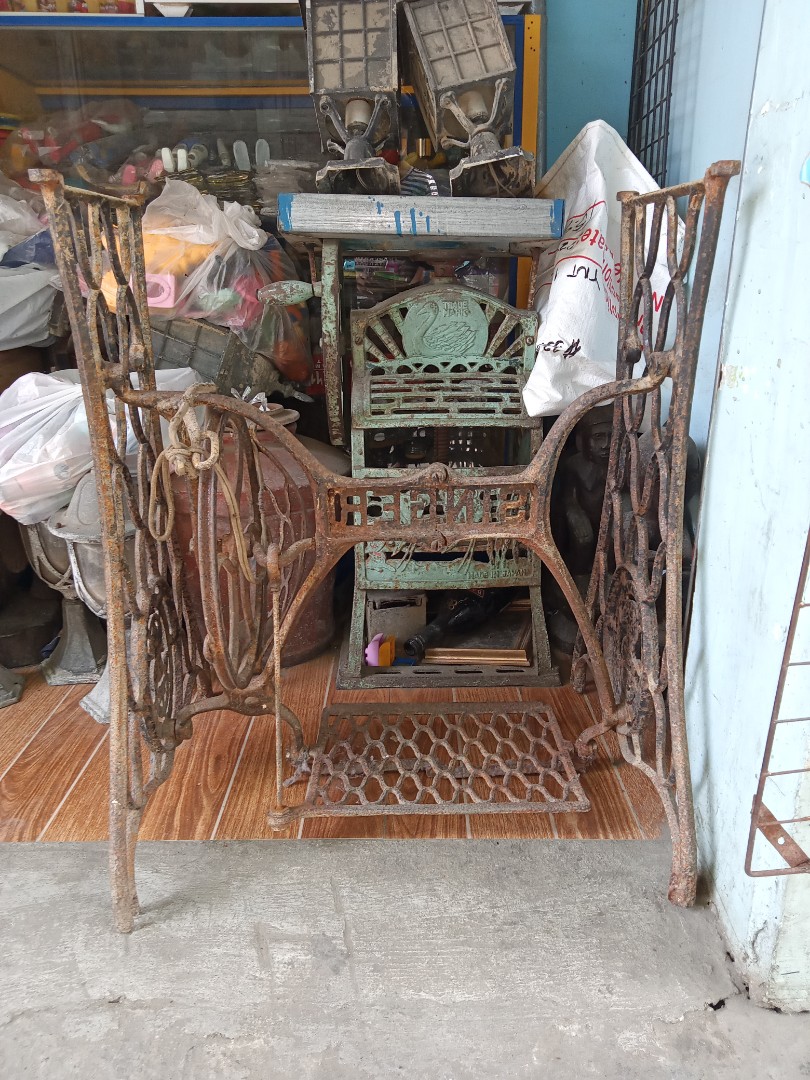 Vintage Singer Sewing Machine Stand, Hobbies & Toys, Memorabilia ...