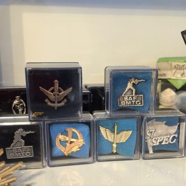 Army SAF Assorted Collar Pins OCS, Everything Else on Carousell