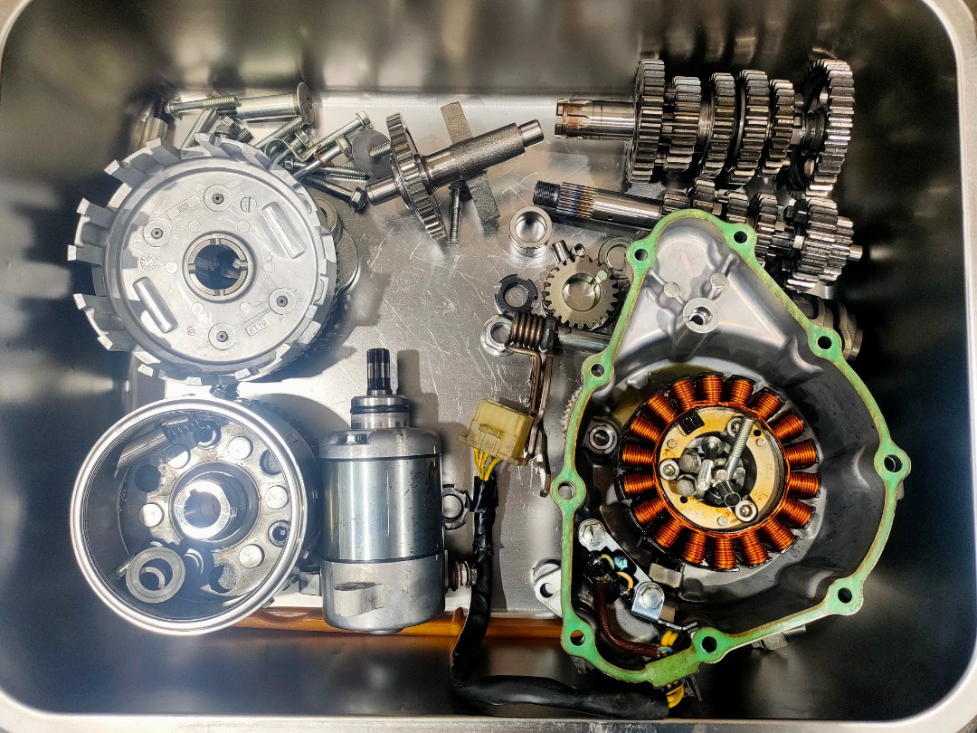 Engine overhual professional rebuild piston block camshaft cylinder top ...