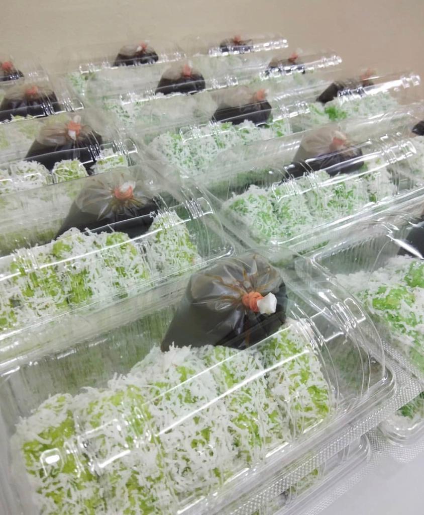 Kuih Muih(Malay&Nyonya kuih)Karipap,&Dulang Kuih, Food & Drinks ...