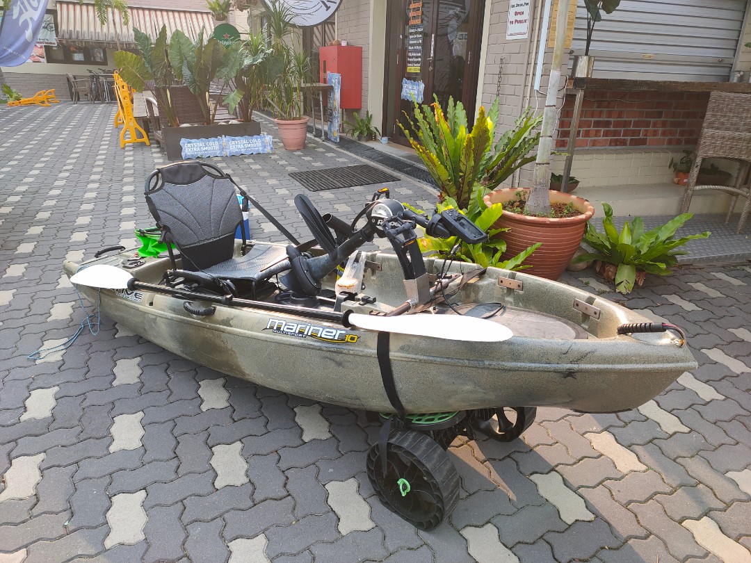 Native Mariner 10 kayak, Sports Equipment, Fishing on Carousell
