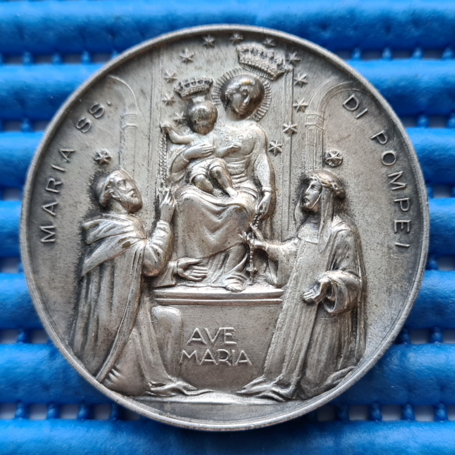Ave Maria Medallion, Hobbies & Toys, Memorabilia & Collectibles ...