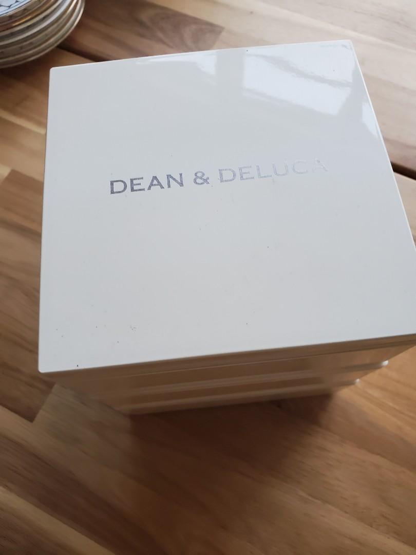 Dean & Deluca container box, Everything Else on Carousell
