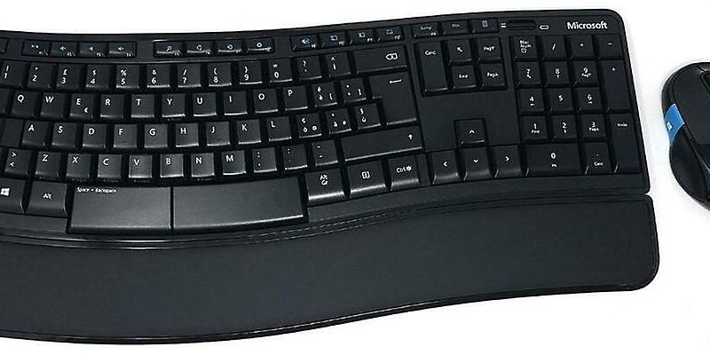 Microsoft Wireless Keyboard And Mouse Computers And Tech Parts And Accessories Computer Keyboard On