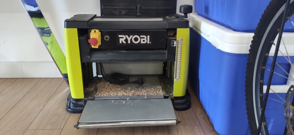 Ryobi 1500W Thickness Planer, Furniture & Home Living, Home Improvement ...