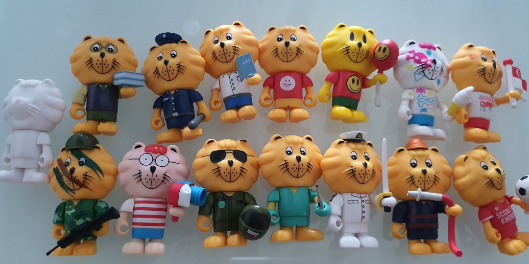 SINGA lion selling as a set, Hobbies & Toys, Toys & Games on Carousell