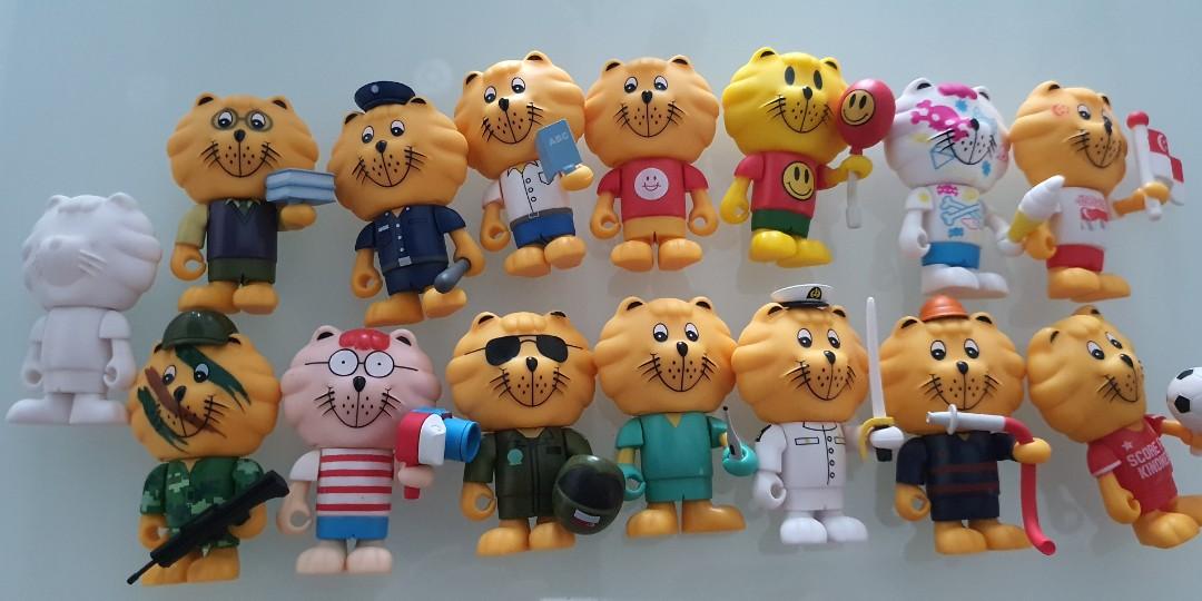 SINGA lion selling as a set, Hobbies & Toys, Toys & Games on Carousell