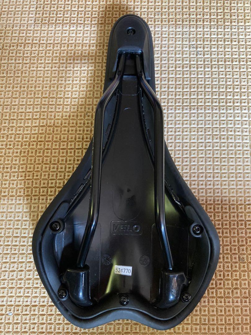 Velo VL-5110 Vinyl Saddle 單車座墊 座椅 座位 seat, 運動產品, 單車及配件, 單車 - Carousell