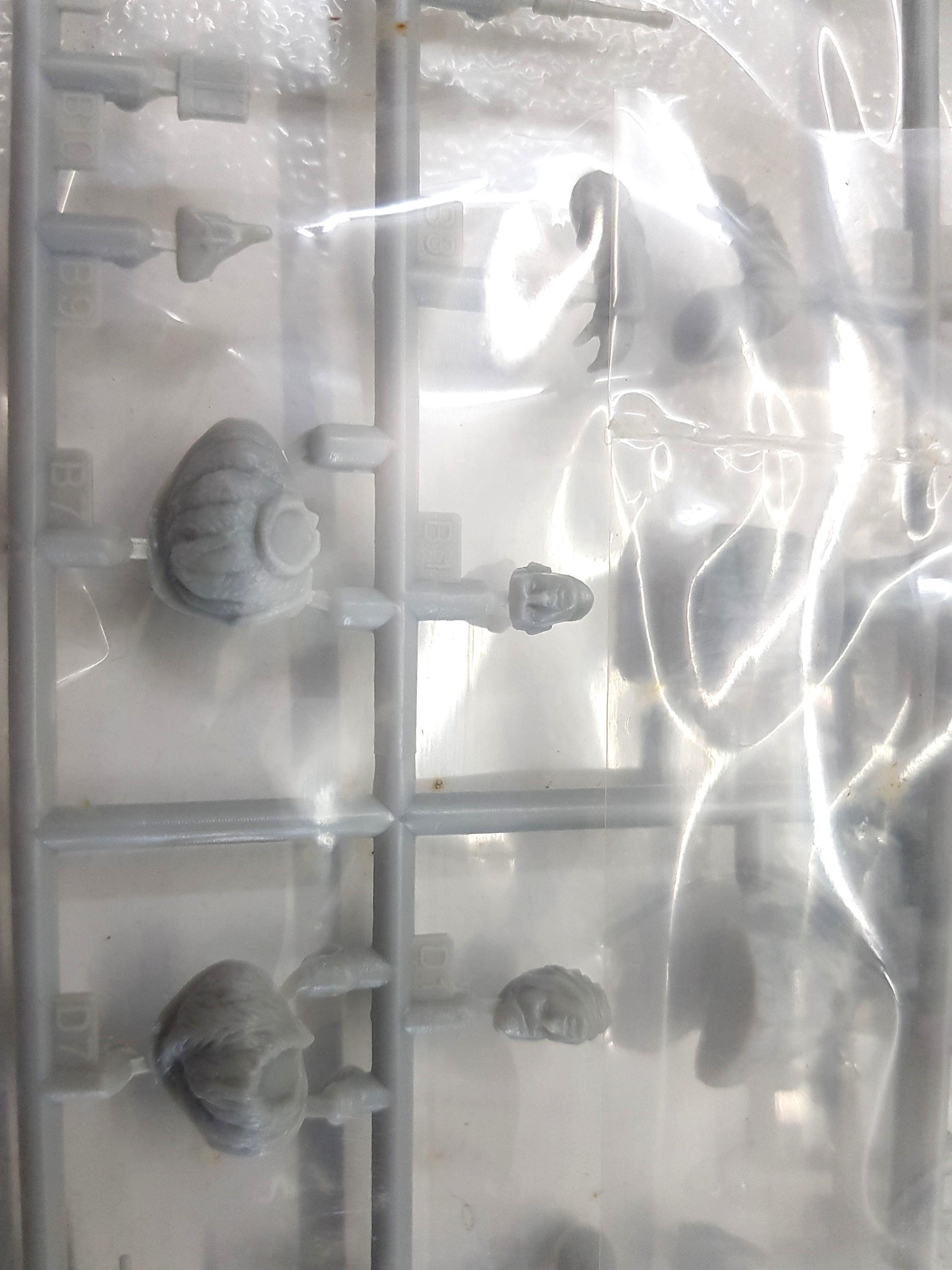 1/35 Dragon #6059, German Panzergrenadiers (Kharkov 1943) c/w 4 Figures ...