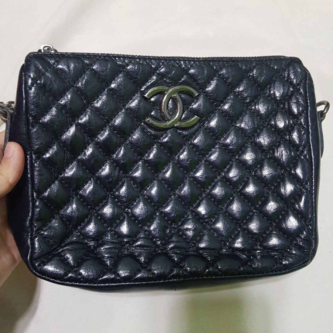 CHANEL CHAIN SLING BAG, Luxury, Bags & Wallets on Carousell