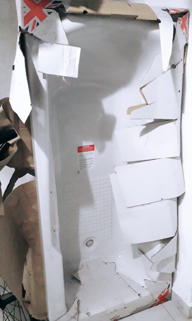 (URGENT SELL!) Build-in Bathtub Trojan Plastics, Furniture & Home ...