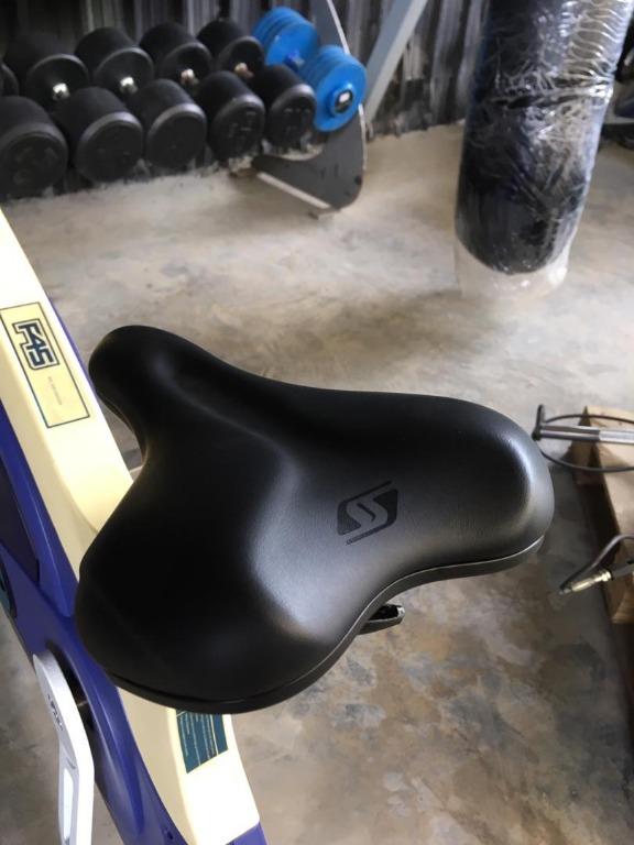 F45 SPINNING BIKE COMMERCIAL, Sports Equipment, Exercise & Fitness ...