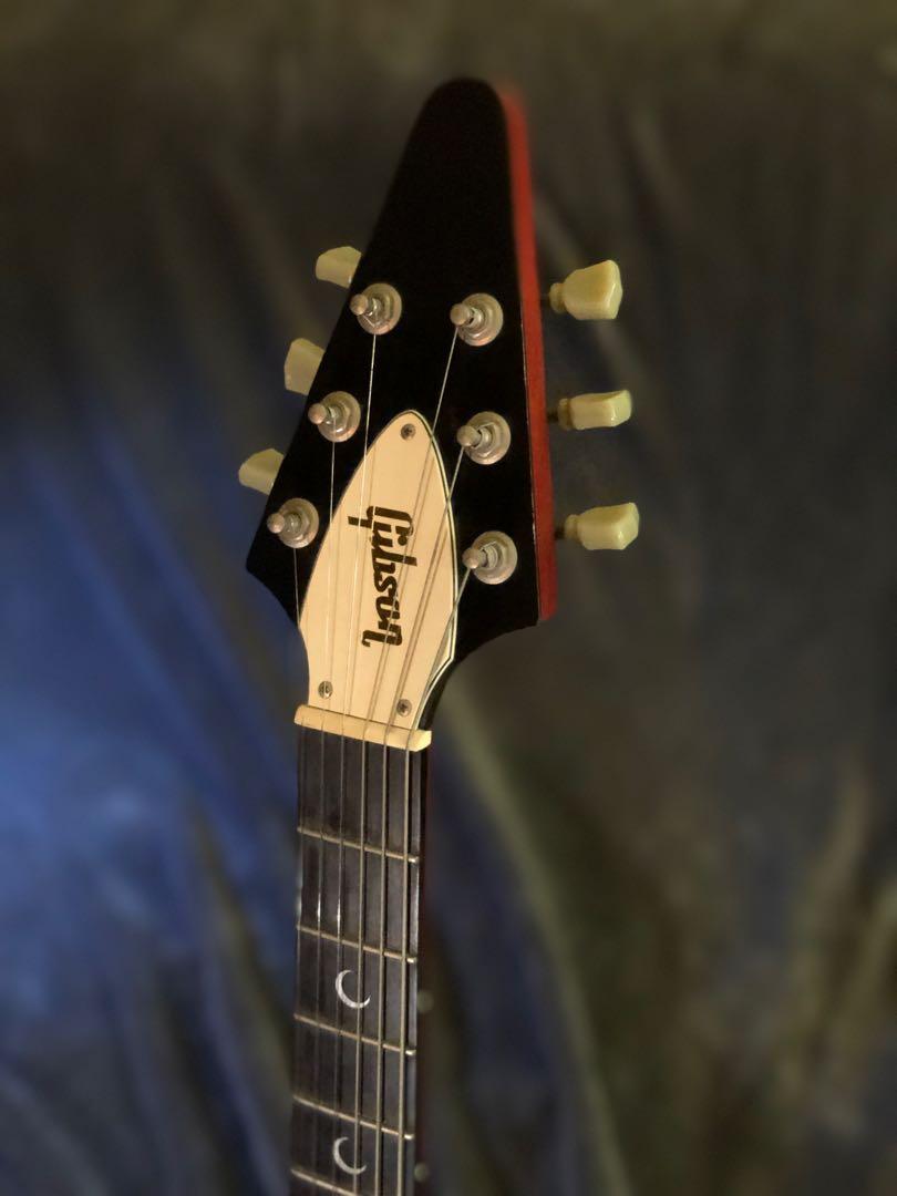Left-handed Gibson Flying V (2002 faded cherry red), Hobbies & Toys ...