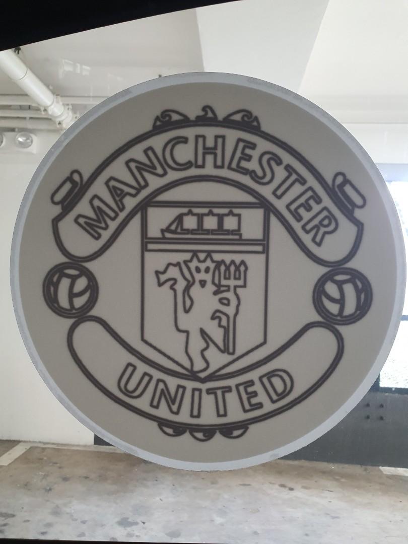 Manchester United large Car Decal (30 cm diameter), Car Accessories ...