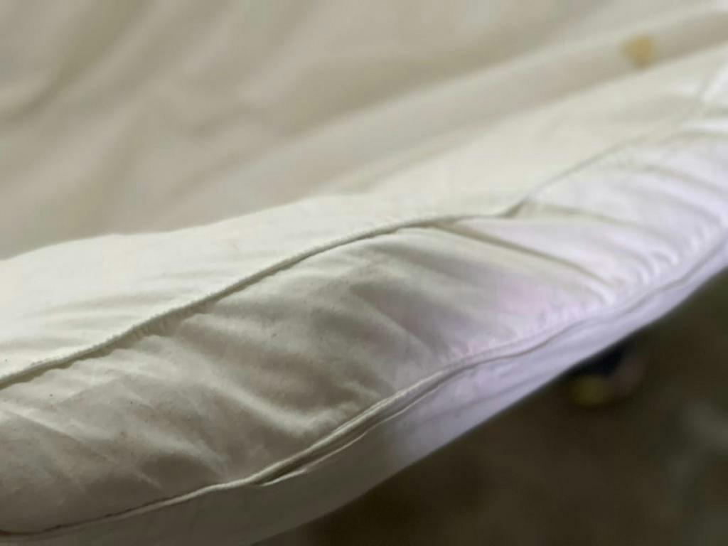 Topper bulu angsa saiz king, Furniture & Home Living, Home Decor ...