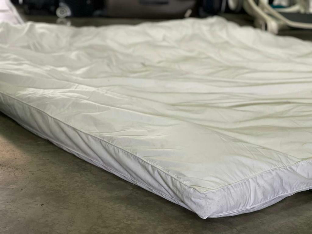 Topper bulu angsa saiz king, Furniture & Home Living, Home Decor ...