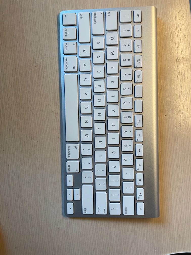 Apple gen 1 keyboard, Computers & Tech, Parts & Accessories, Computer ...