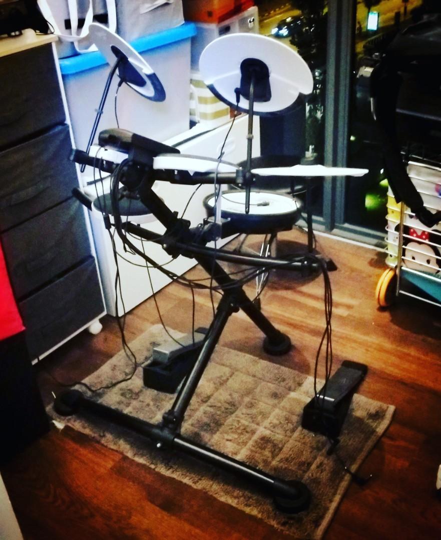Roland Electric Drum Set, Hobbies & Toys, Music & Media, Musical ...