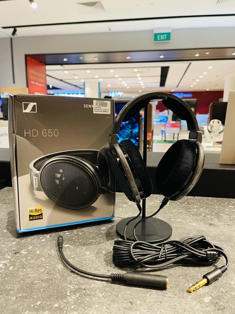 Sennheiser HD650 (box dented), Audio, Headphones & Headsets on Carousell