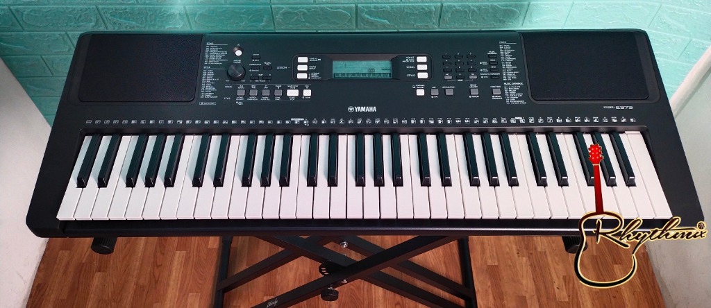 Yamaha PSR-E373 Digital Keyboard, Hobbies & Toys, Music & Media ...
