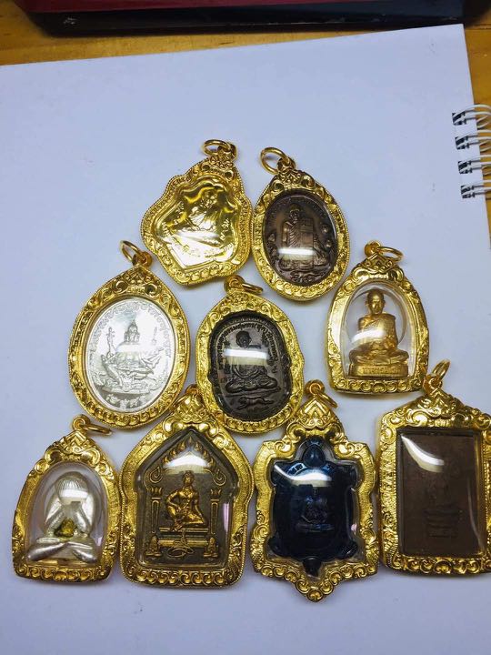 Amulet casing and amulet gold casing, Hobbies & Toys, Memorabilia ...