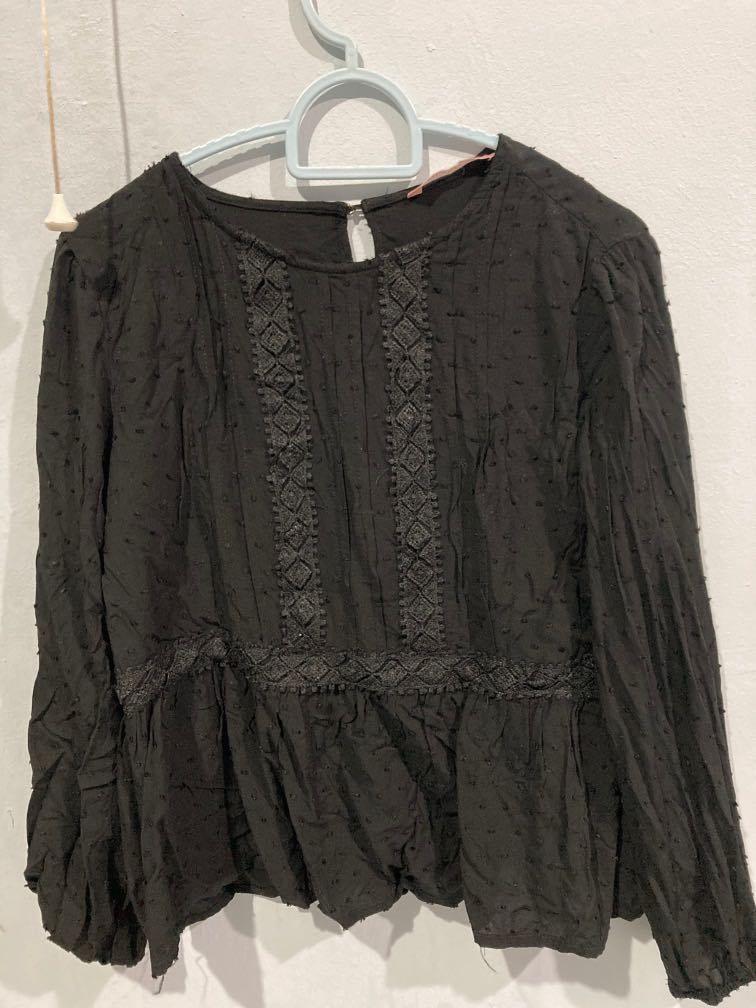 FILANTO, Women's Fashion, Tops, Blouses on Carousell