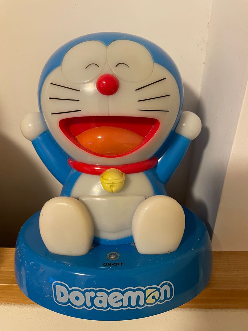 KFC Doraemon 燈, 興趣及遊戲, 玩具 & 遊戲類 - Carousell