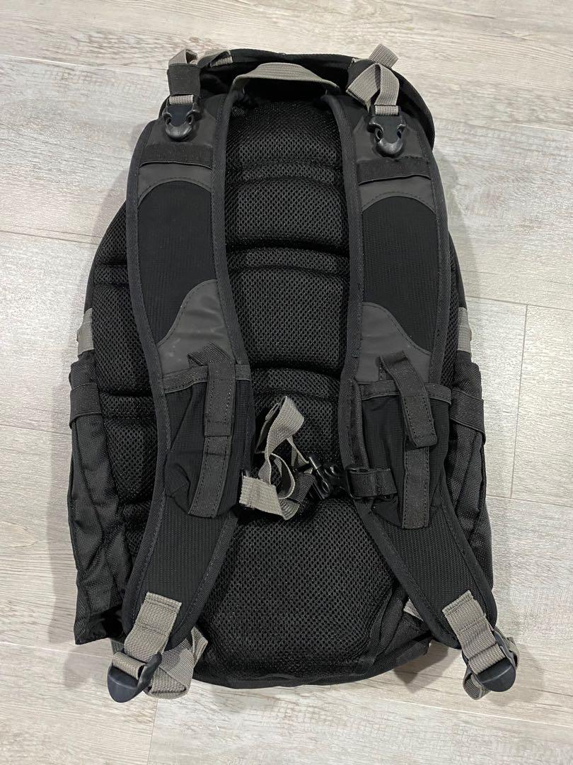 LNIB OAKLEY Tool Box 2.0 Backpack | 92091-Q01, Men's Fashion, Bags ...