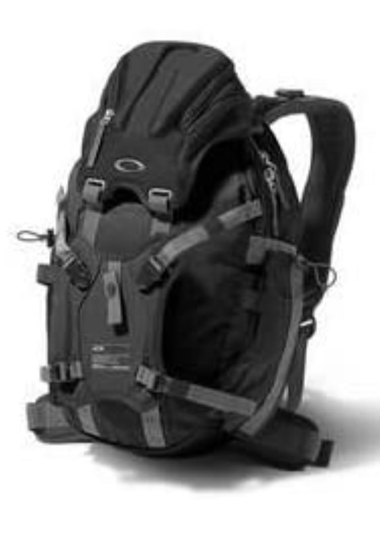 LNIB OAKLEY Tool Box 2.0 Backpack | 92091-Q01, Men's Fashion, Bags ...