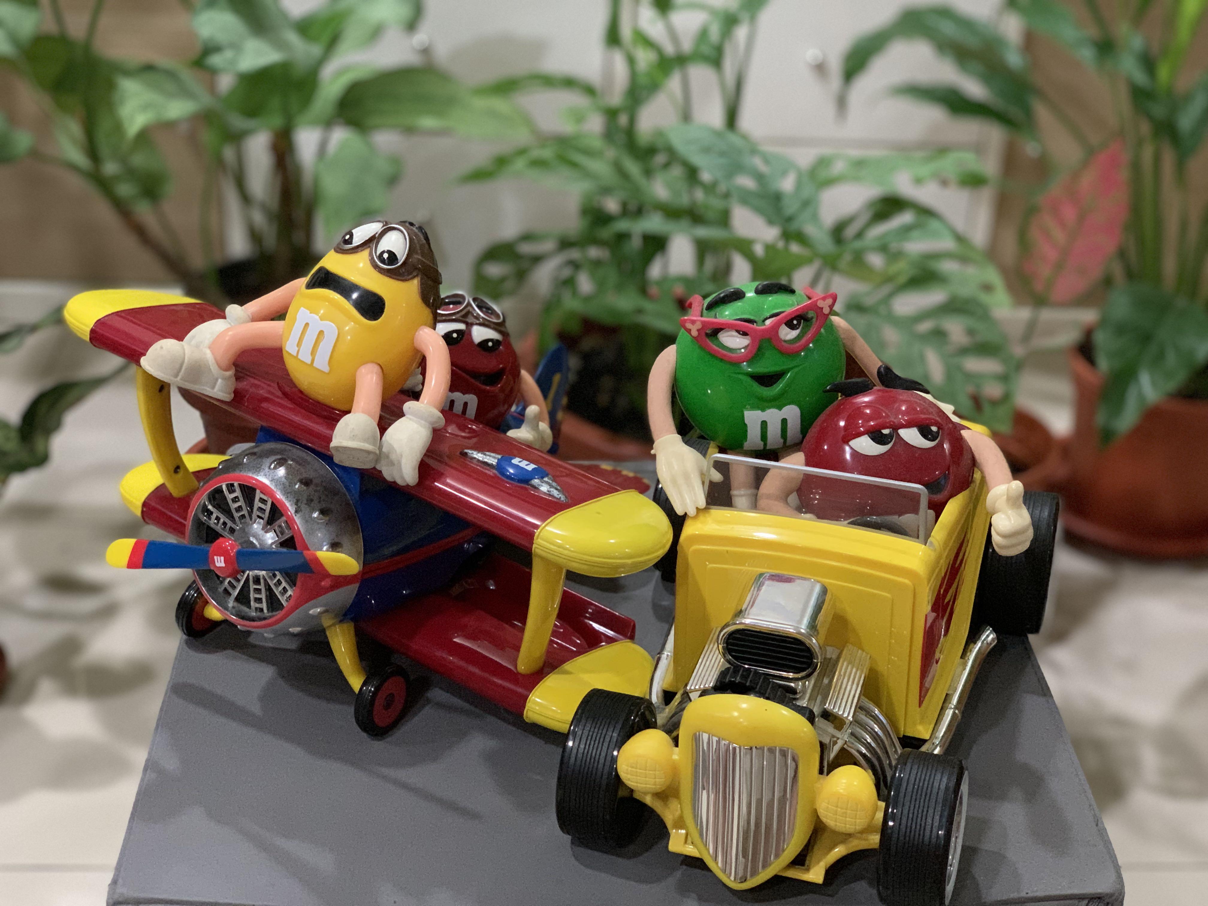 M&Ms candy dispenser: Airplane & Car, Hobbies & Toys, Memorabilia ...