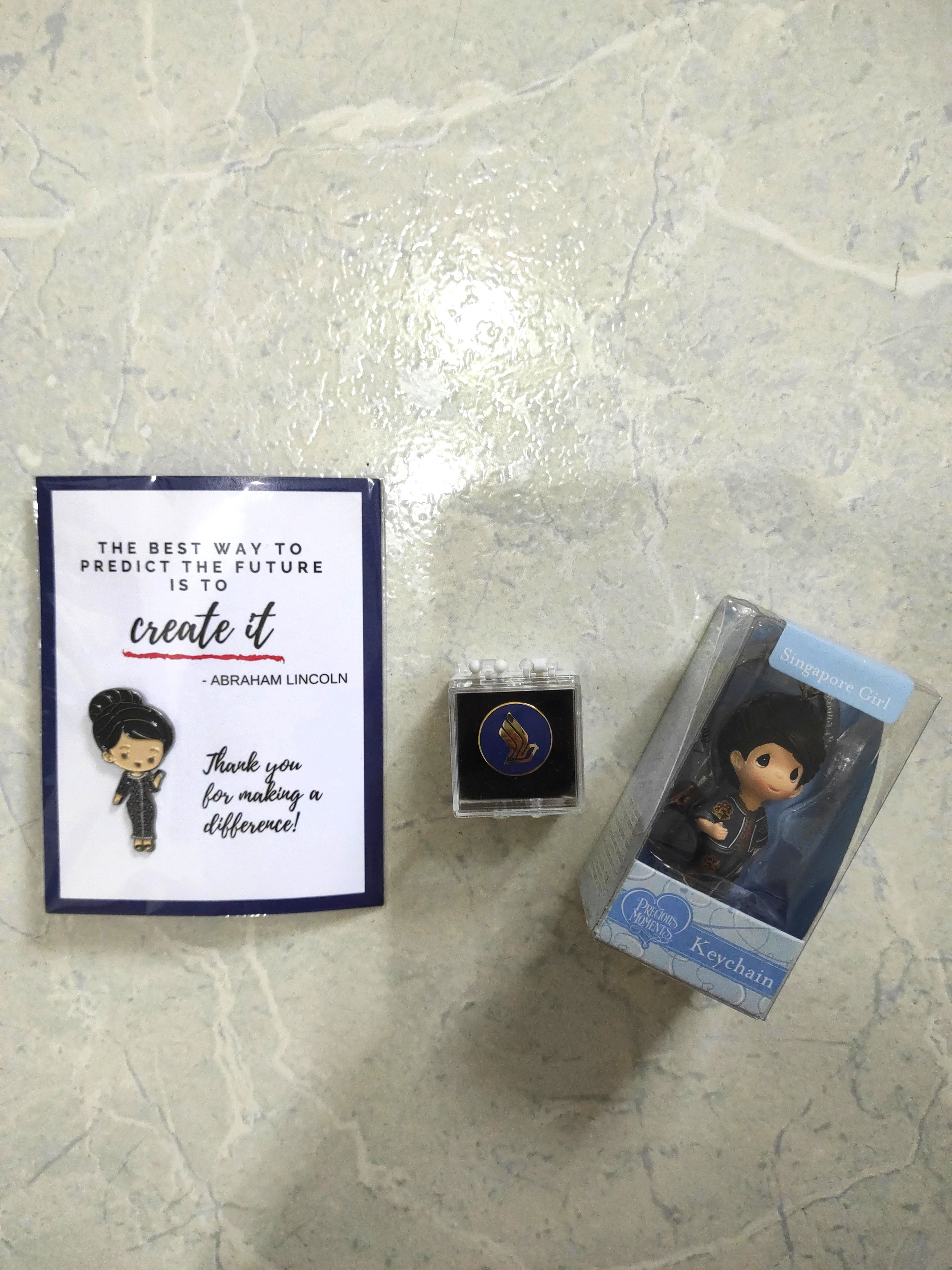 SIA Pin & Keychain Set, Hobbies & Toys, Memorabilia & Collectibles ...