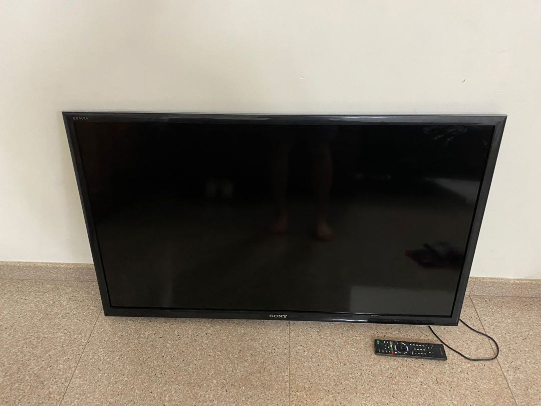 Sony 46-inch TV, TV & Home Appliances, TV & Entertainment, TV on Carousell
