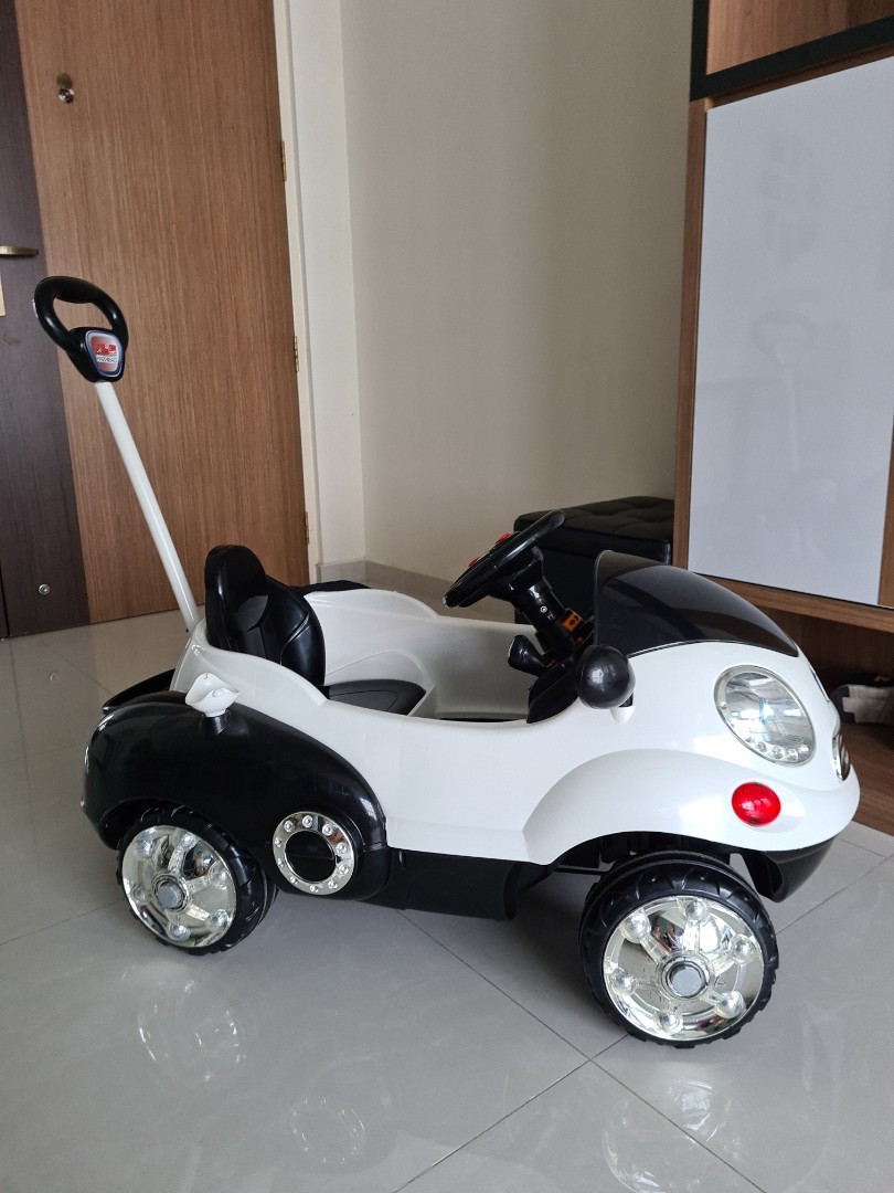 Toy ride on car, Everything Else on Carousell