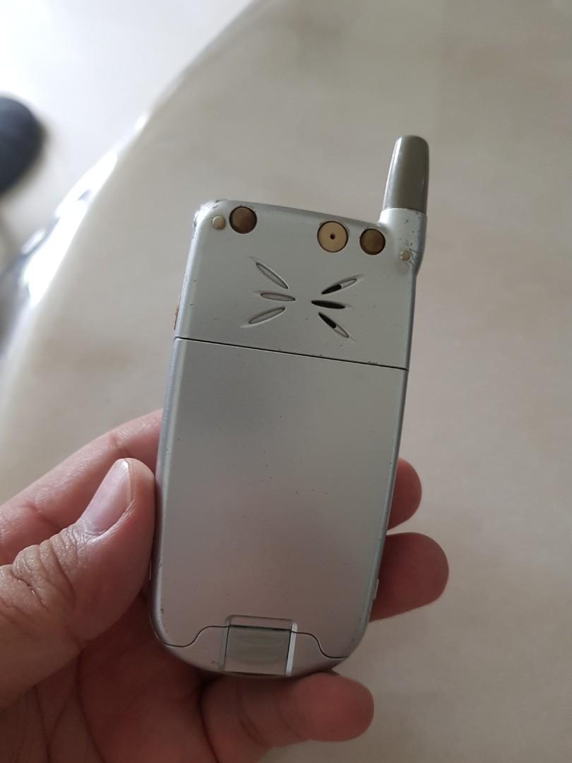 Vintage panasonic gd88 flipphone, Hobbies & Toys, Memorabilia ...