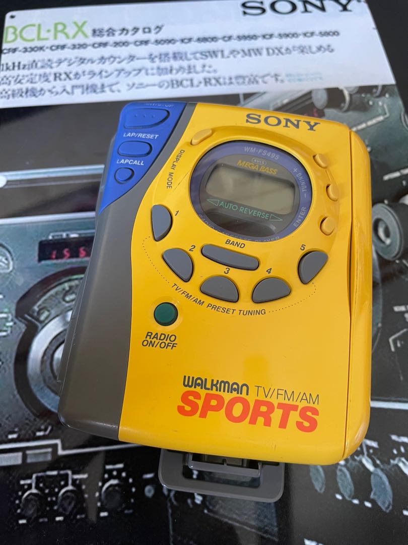 Vintage Sony Sports Walkman, Hobbies & Toys, Memorabilia & Collectibles ...