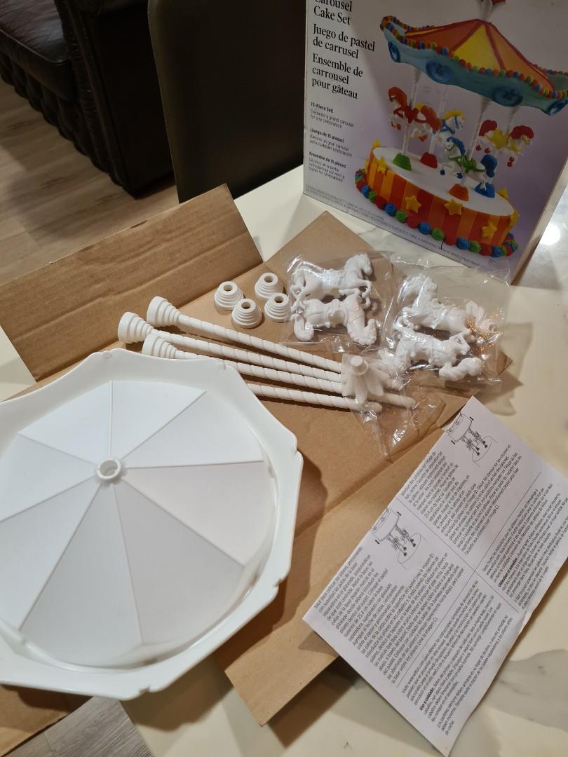 Wilton Carousel cake set, Furniture & Home Living, Kitchenware ...