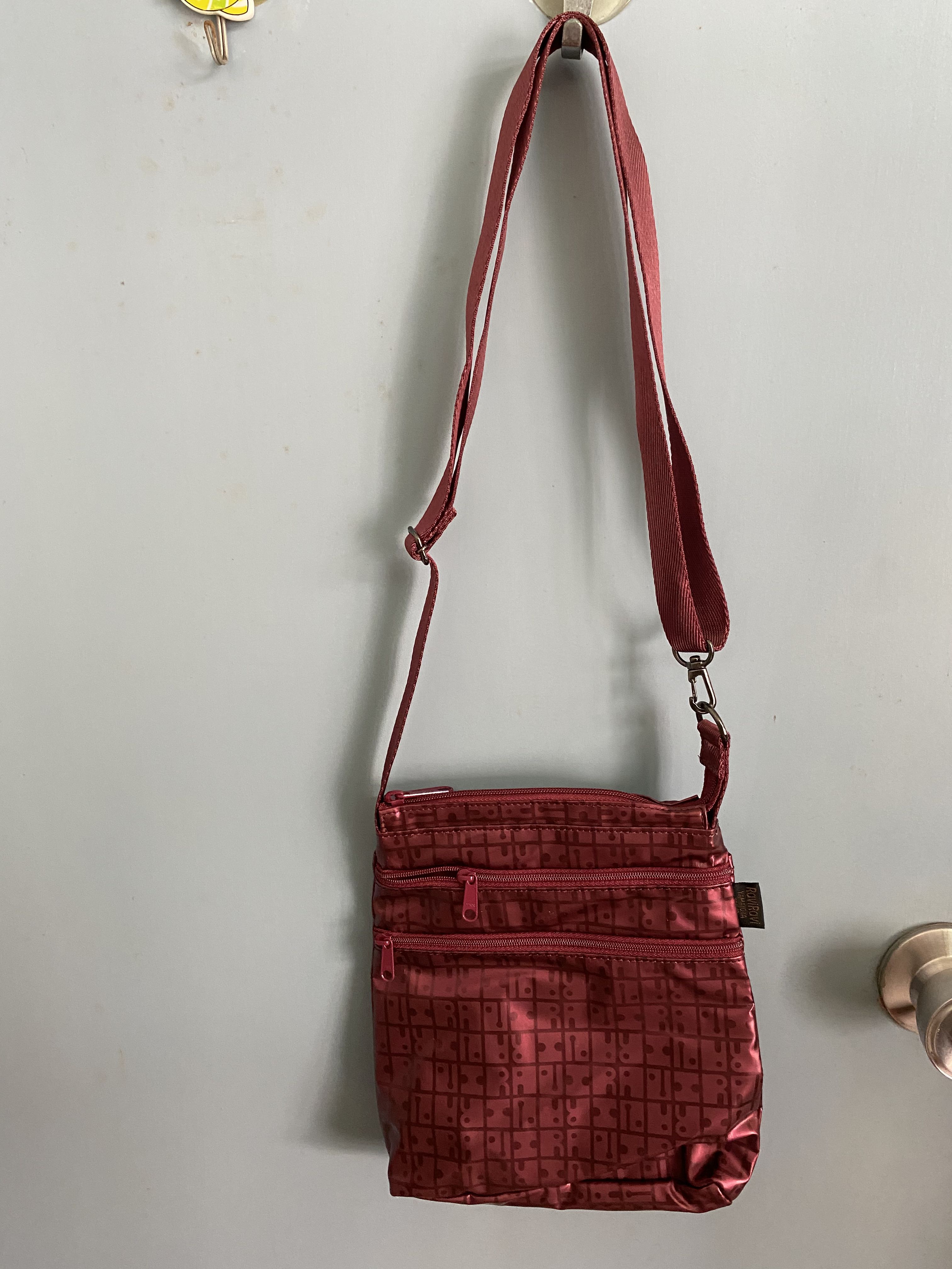 【YAMATOYA大和屋】Ravi Ravi 細袋, 女裝, 手袋及銀包, 多用途袋 on Carousell