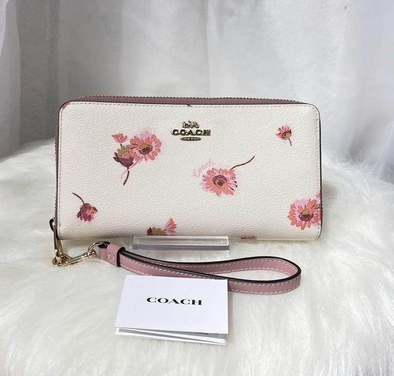 Coach long wallet, Women's Fashion, Bags & Wallets, Wallets & Card ...