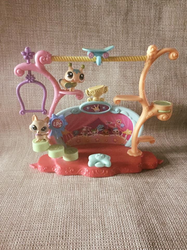 LPS littlest Pet Shop Stage with Figures, Hobbies & Toys, Toys & Games ...