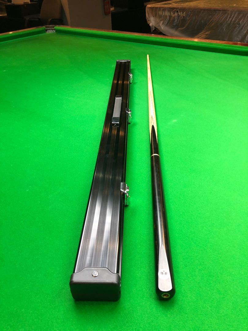 U.K. BLACK KNIGHT SNOOKER CUE !!, Sports Equipment, Sports & Games ...