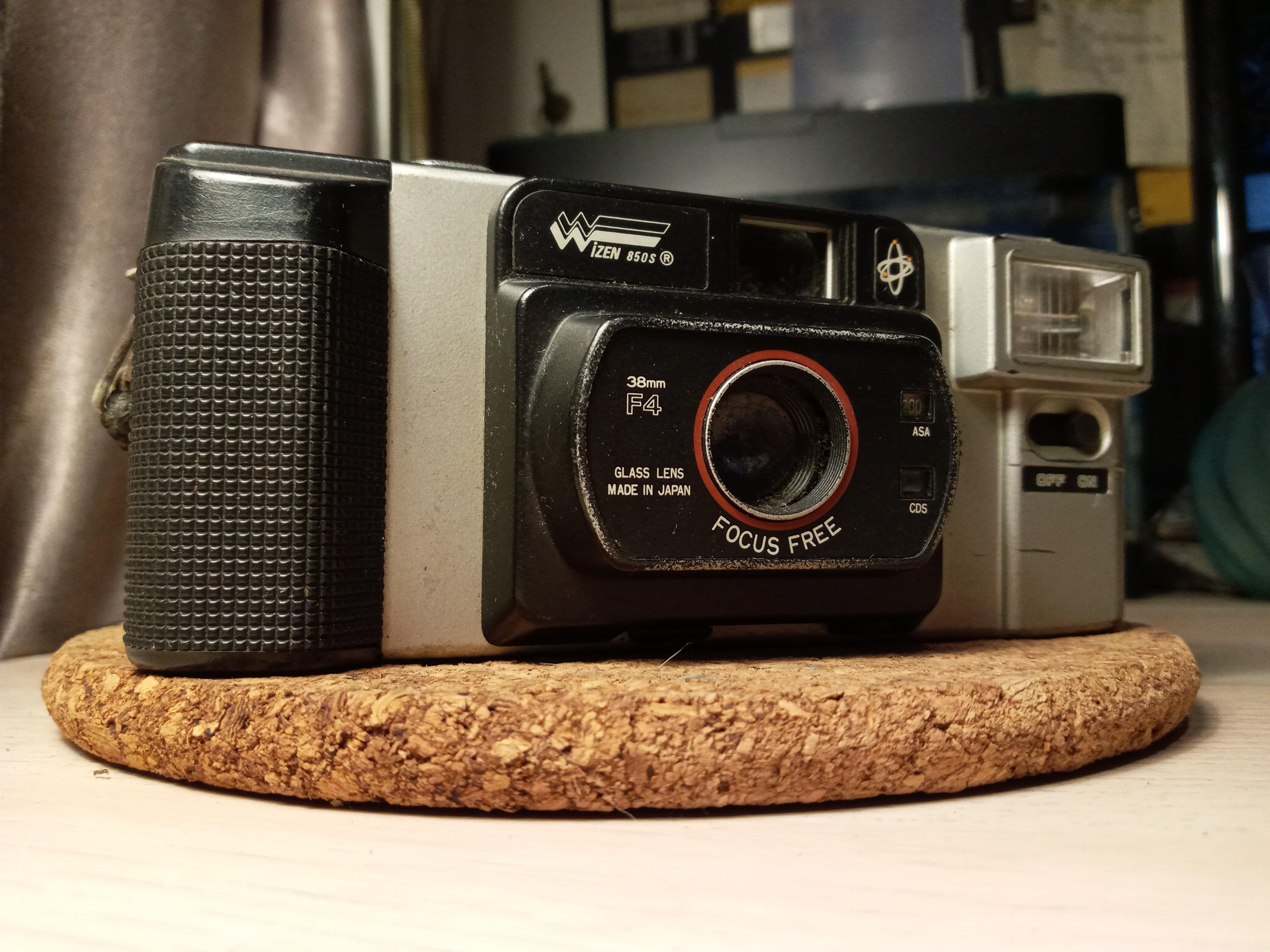 Wizen 805s vintage film camera, Photography, Cameras on Carousell