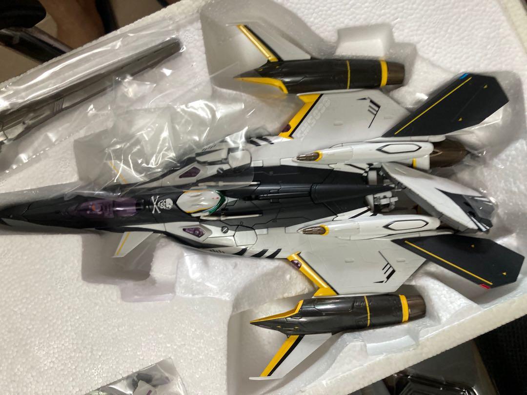一套 Macross DX 超合金 超時空要塞 Frontier YF-29 30週年 紀念配色版 福卡色 連super parts 龘, 興趣及遊戲, 玩具 & 遊戲類 - Carousell
