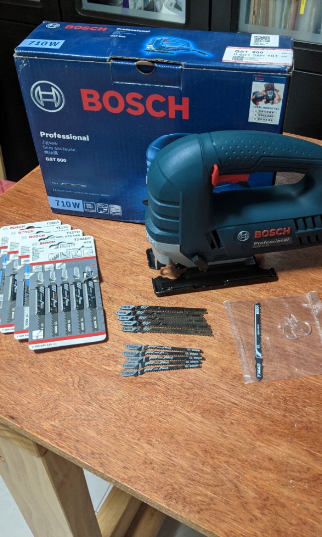 Bosch GST 800 / 8000E Jigsaw with MANY BLADES!!, Furniture & Home ...