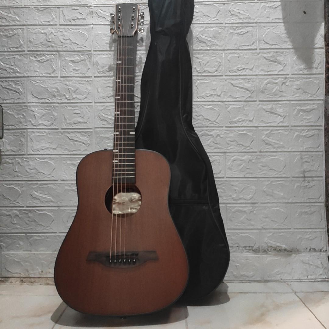 DnD Baby Django with Pickup (Mahogany), Hobbies & Toys, Music & Media ...