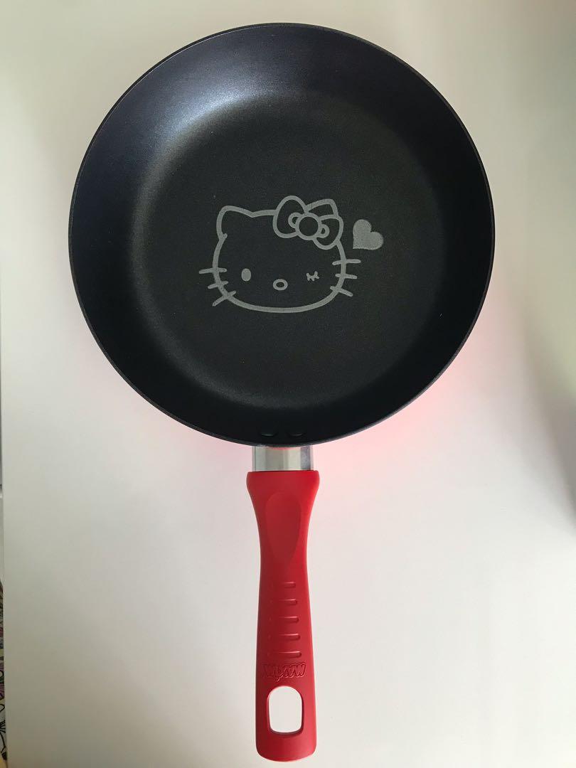 Hello Kitty frying pan, Furniture & Home Living, Kitchenware ...